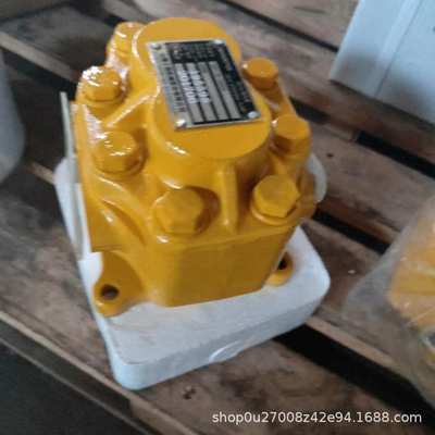 山推推土机SD22工作泵07444-66103转向泵齿轮泵变速泵齿轮泵配件