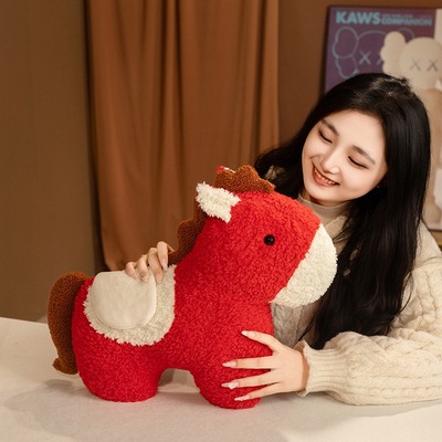 马年吉祥物抱枕可爱毛绒玩具玩偶