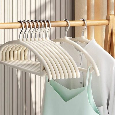 高端品质植绒衣架家用轻奢挂衣无痕防肩角防滑不起包整理师收纳专