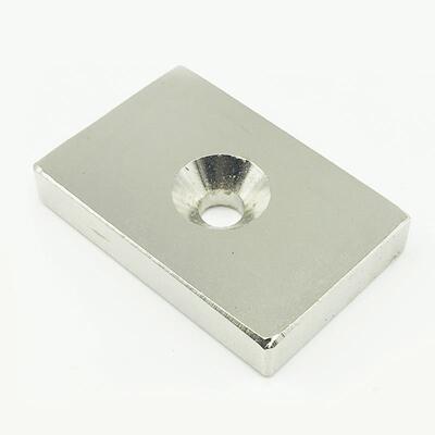 强磁0x0x0mm钕铁4硼磁铁6磁钢强磁1长方形带孔61330*40*10mm