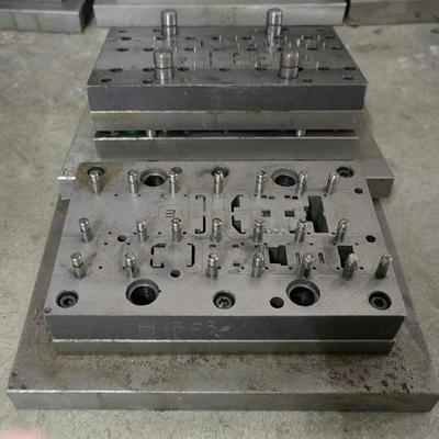 【快速模具】东莞凤岗厂家精密五金弹片CR12材质高速冲压模具