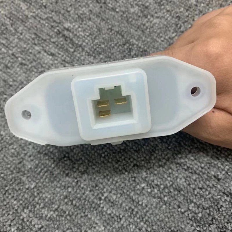 适用于老款天籁奇骏T30风度A33鼓风机电阻空调电阻风速控制器电阻