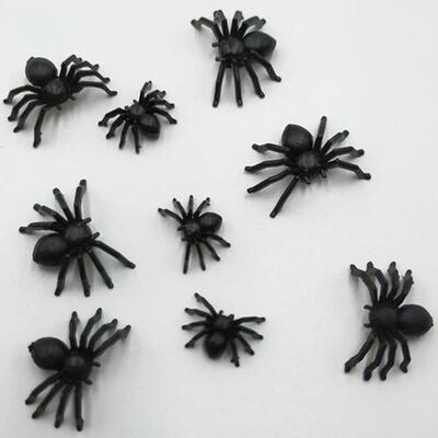 50pcs Halloween Decorative Spiders Small Black Plastic Fake