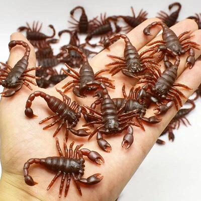 Special Lifelike Model Simulation Fake Rubber Cock Cockroach