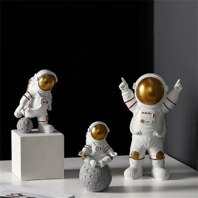 Articles Spaceman Moon Sculpture Decorative Astronaut Model
