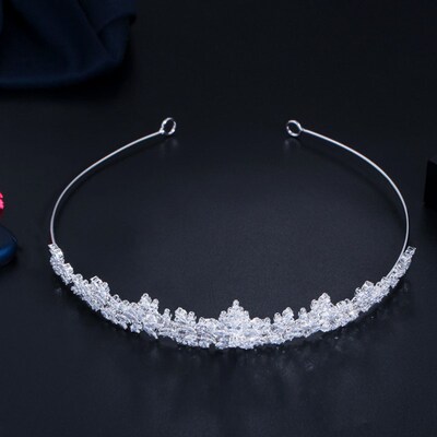 ThreeGraces Sparkling White Cubic Zirconia Elegant Flower Qu