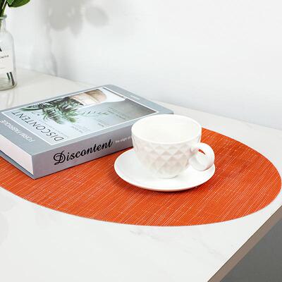 Elliptical anti slip dining table mat and thermal insulation