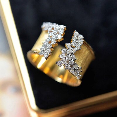 Huitan 2024 New Fashion Womens Finger Ring with CZ Stone Wi