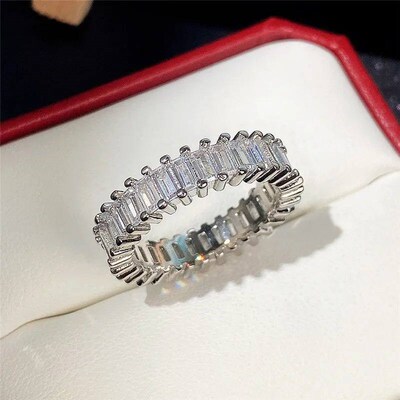 Huitan Fashion Contracted Design Womens Ring with Brilliant