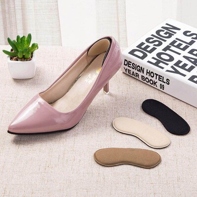 Heel grips to prevent slipping and rubbing, shoe size reduce