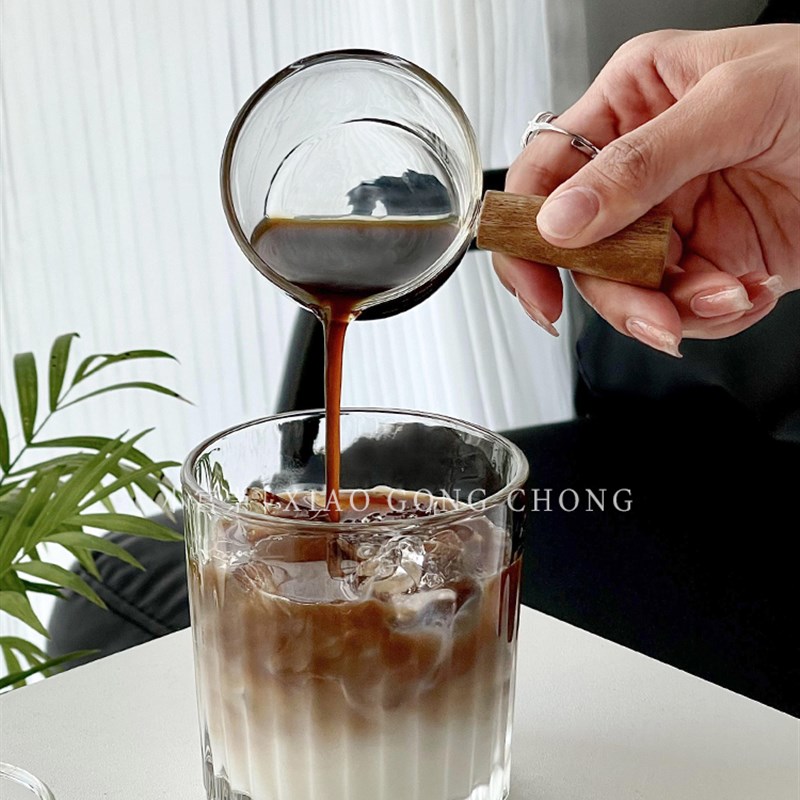 日式木柄小奶盅玻璃小奶罐咖啡牛奶萃取杯带刻度迷你木把酱料汁盅