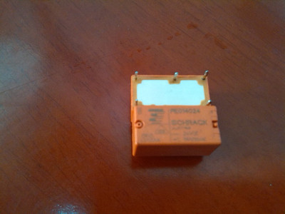 PE014024  24VDC   泰科散新正品继电器