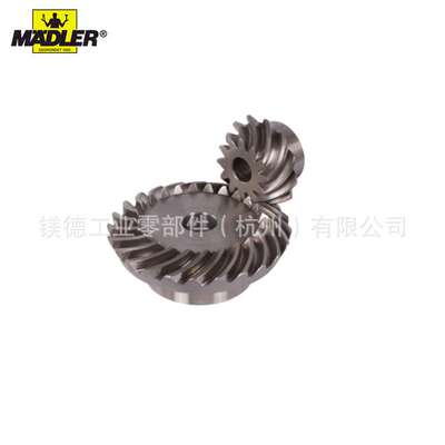 Maedler 螺旋齿钢件伞齿轮，传动比 1:1 to 4:1
