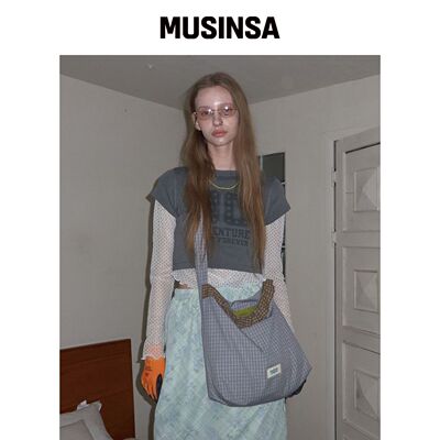 MAISON CREME 格纹荷叶边可逆包_灰蓝色 MUSINSA韩国官网直邮进口