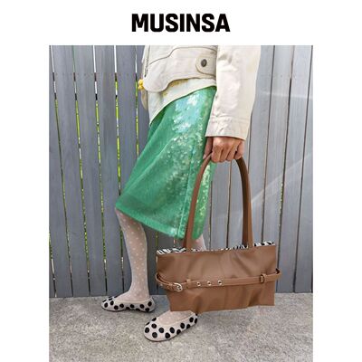 OTIE TIDE 船形包 [颗粒棕色] MUSINSA韩国官网直邮进口