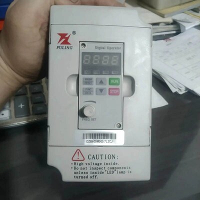 变频器 DZB600M000.7L2CJ超精机代替DZB200M000.72CJ1富凌FULING
