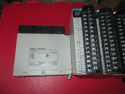 OMRONPLC模拟量输入输出模块C200H-AD003 DA003功能包好成色漂亮