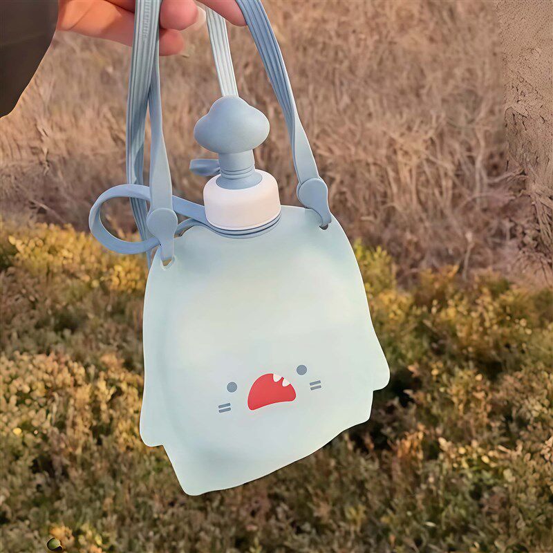 【可爱鲨鱼】儿童水杯硅胶软水袋软水壶宝宝背带水壶折叠杯便携式