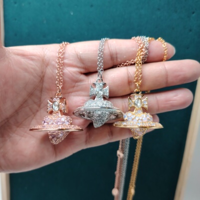 《现货秒发》情人节限定立体爱心土星项链女轻奢小众设计感毛衣链