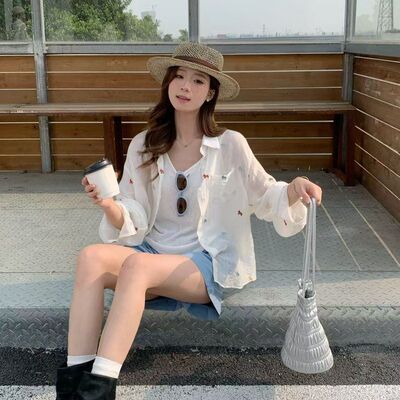 苏珊甜美小众刺绣防晒宽松衬衫