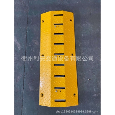 385/485mm宽度 tyre killer 单向铸钢减速带端头