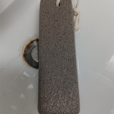 艾轻优选大号加长火山浮石搓脚板去死皮老茧洗修脚工具新品磨脚石