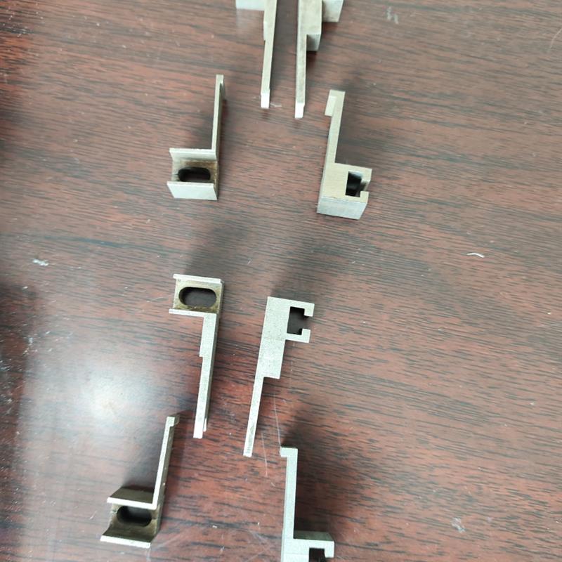 跳线成型机成型片