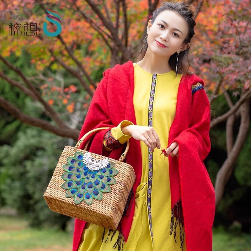 泰国孔雀藤编包女夏2024新款复古草编包度假沙滩包手工编织手提包