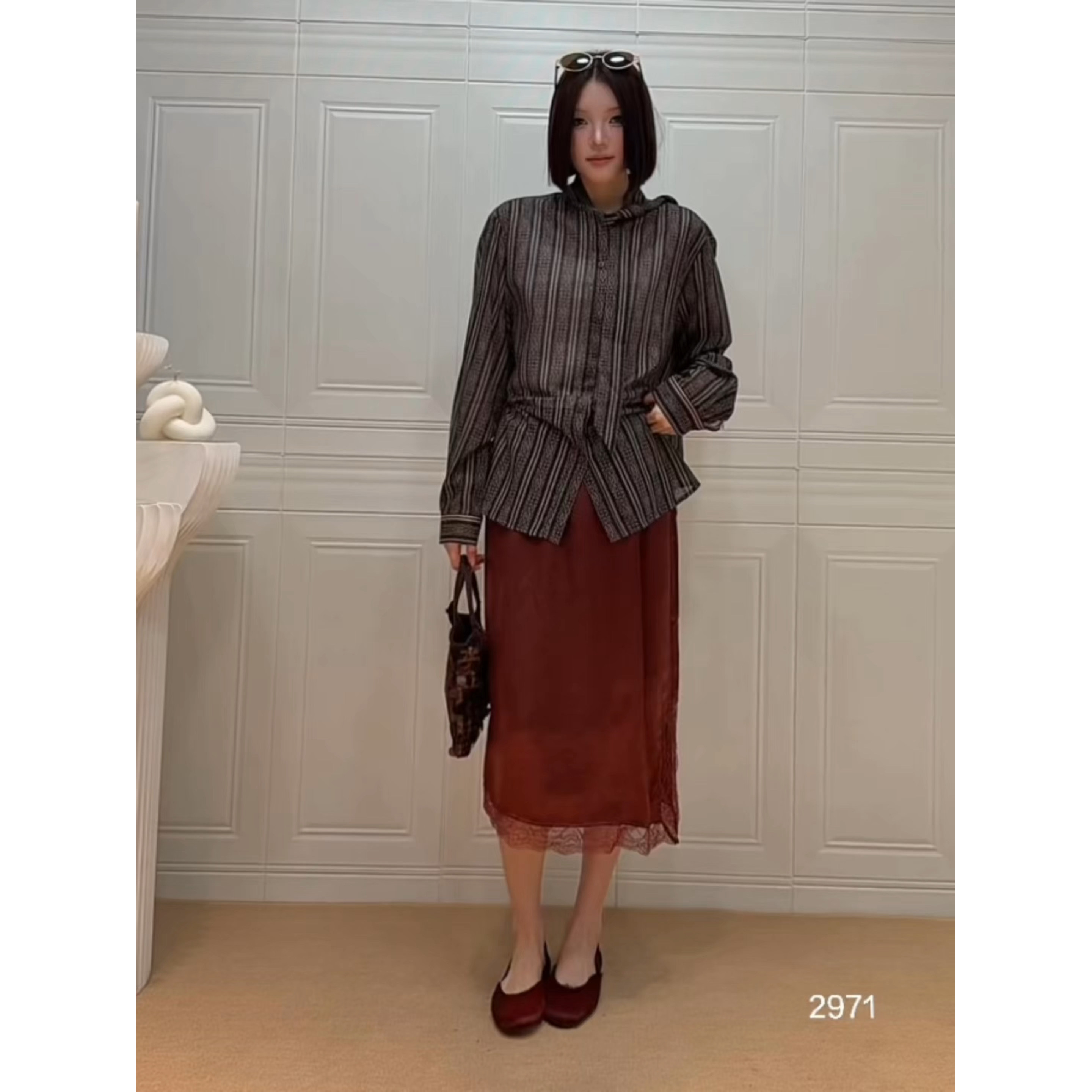韩奈韩国女装IT MAX正品2026年秋新款飘带竖条纹复古印花衬衫2971