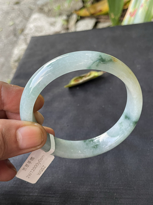 缅甸天然A货冰糯种翡翠三彩手镯58.9*13.7*8