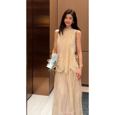2N.COU妮蔻26夏新款温柔感浪漫风设计感小众蕾丝刺绣上衣半裙套装