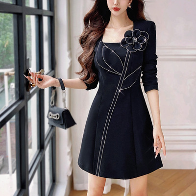 粉红大布娃娃精致重工亮钻立体花连衣裙女新款秋季高级感内搭裙子