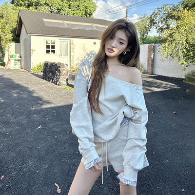 HeartyBite 2025秋冬新款慵懒辣妹时髦露肩卫衣上衣女拼色短裤子