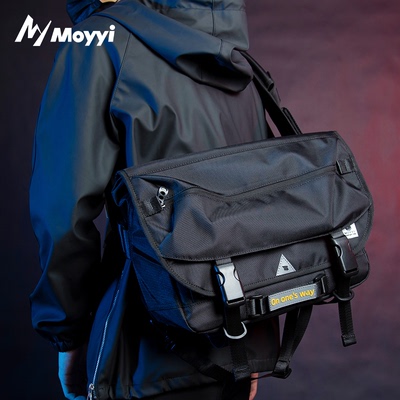 Clean Knоck斜挎包外出便携机能风背包骑行挎包多功能男包邮差包