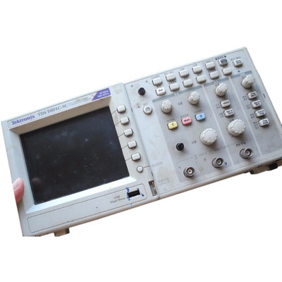 Tektronix泰克TDS1001C-SC 1002B 1012C-EDU示波器TBS1102B 1202C