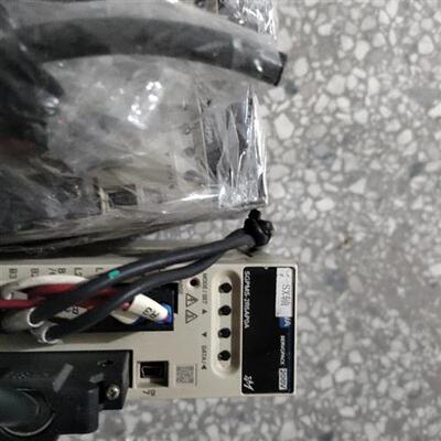 SGPMS-2R5AP0A+SGMMS-04ADC6S安川马达400W拆机件