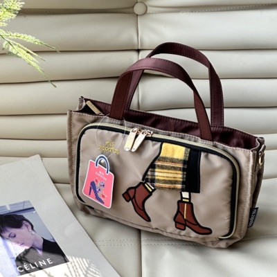 直供miszapatos日系小众时尚尼龙布刺绣印花新款斜跨包