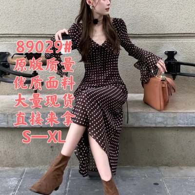 巨好看掐腰裙子2025秋法式气质高级感大方得体绝美咖色波点连衣裙