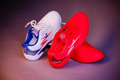 Fencing star专业版银河击剑鞋成人儿童防滑耐磨柔弱透气运动鞋。