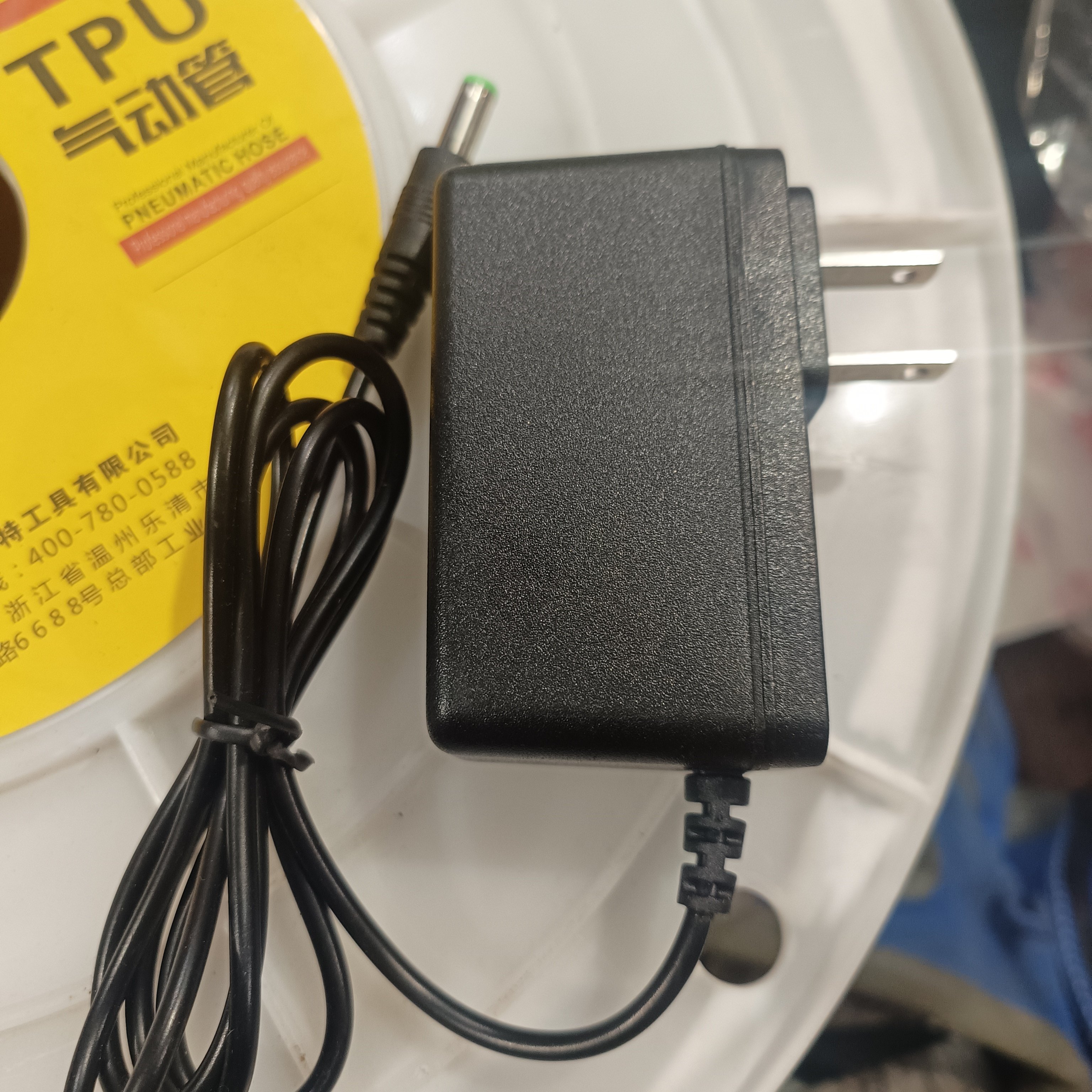 实体红外线水平仪充电器5伏2线3线5线12线通用新款
