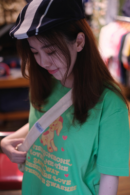 哭泣爱心直筒情侣装短袖T恤