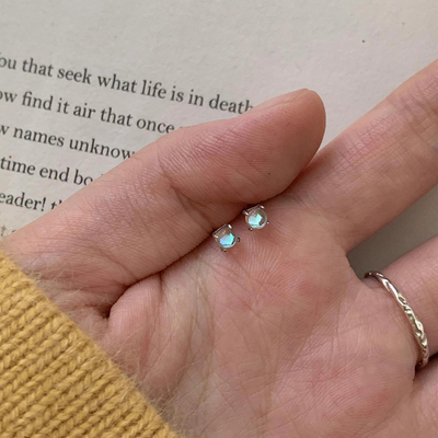 mini百搭月光石耳钉简约精致