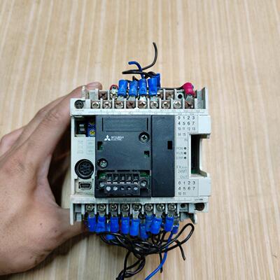 PLC FX3GA-24MT-CM 外观成色如图 实物拍