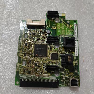 安川变频器电路板（型号ETC740121）。