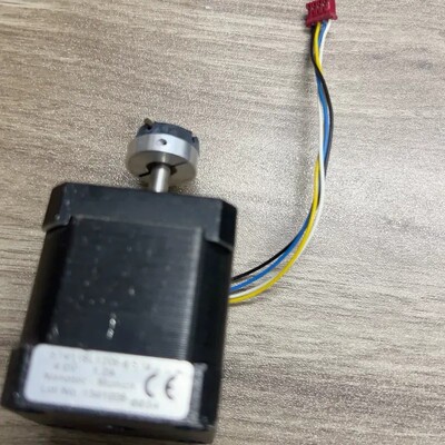 议价电机一个，ST411BL1206-KSTR，4.0V 1.2