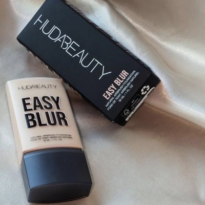 预*定Huda Beauty轻盈柔焦粉底液Easy Blur遮瑕零毛孔无硅妆前乳
