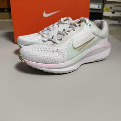 NIKE耐克女子VMNS NIKE AIR W INFLO 11运动训练跑步鞋HM3733-361