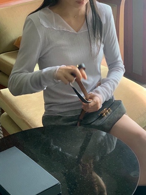 直邮 afarrier 25fw 韩系温柔风薄纱翻领奶系微透长袖T恤女秋新款