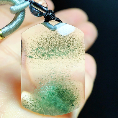 东海水晶天然绿幽灵无事牌吊坠男女款项链坠简约时尚百搭节日礼物