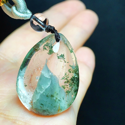天然金字塔绿幽灵水滴吊坠